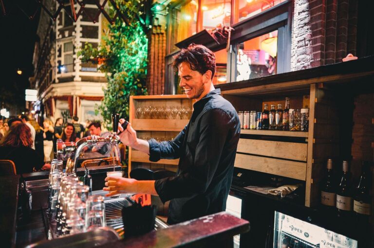 Top 10 Karaoke Bars In Rotterdam To SIng Songs